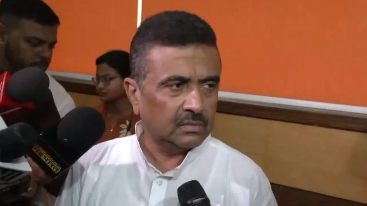 Suvendu visits Mayapur, takes part in religious rituals