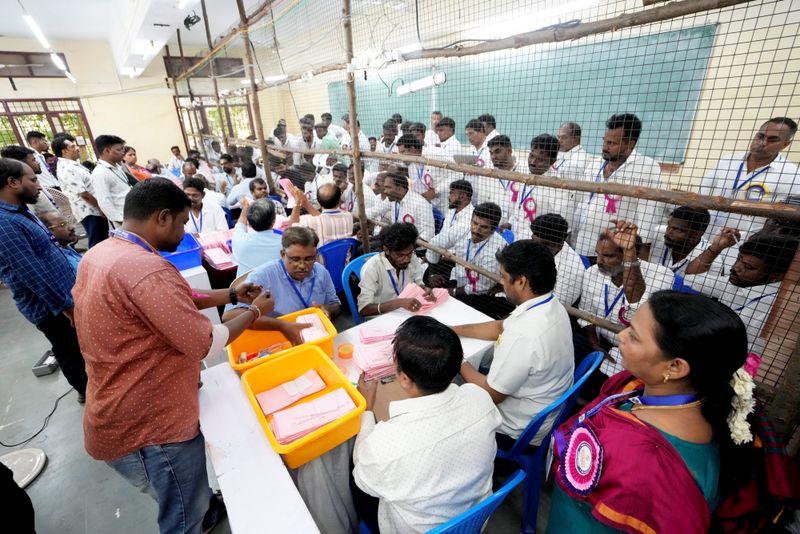 BJP takes lead in Bengal, Assam, Puducherry; TVK ahead in Tamil Nadu ...