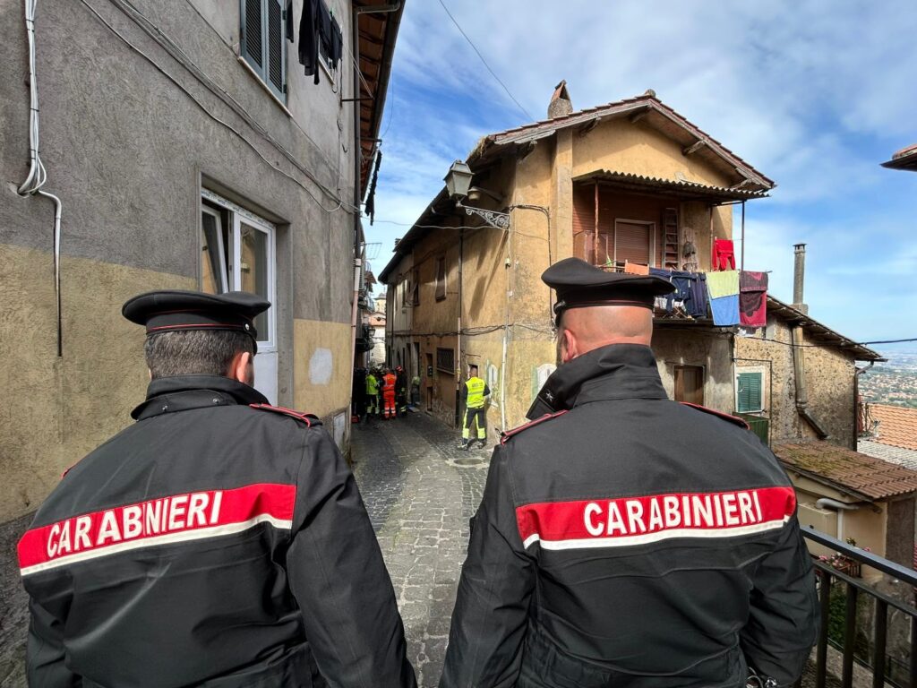 Violenta aggressione a Rocca di Papa, ferita la titolare di un bar