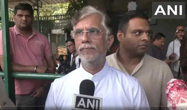 Congress criticizes BJP's alleged political maneuvering in Maharashtra