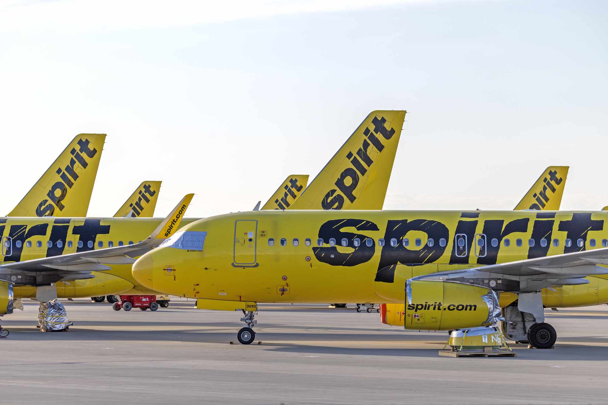 Spirit Airlines shuts down after 34 years—here's what travelers need to ...
