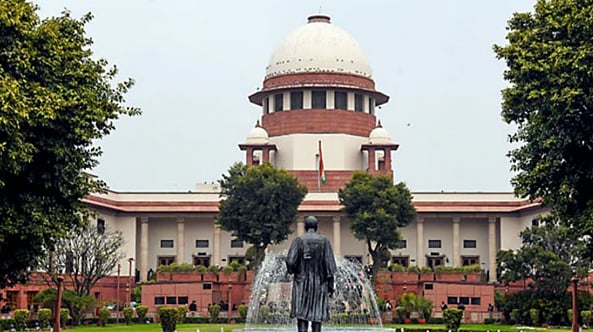 SC slams Odisha courts for ordering Dalits, Adivasis to clean police ...