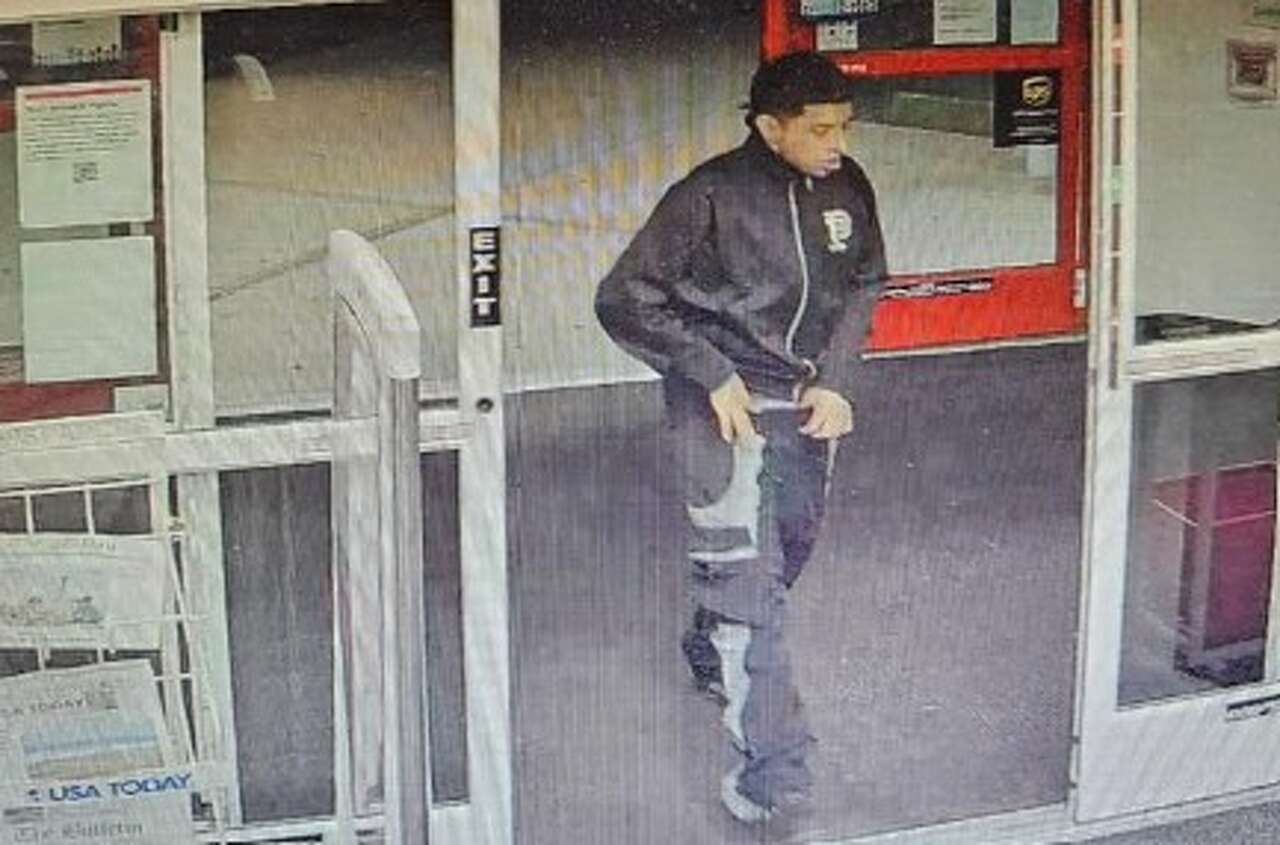 Waterford police seek 2 suspects in CVS theft, release photos