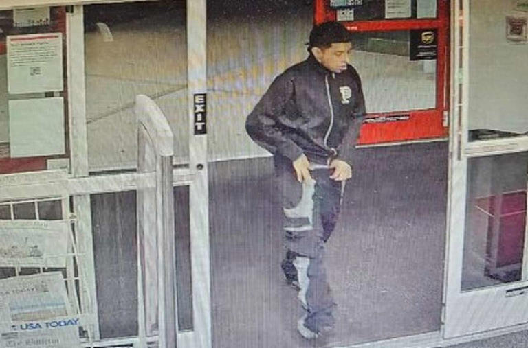 Waterford police seek 2 suspects in CVS theft, release photos
