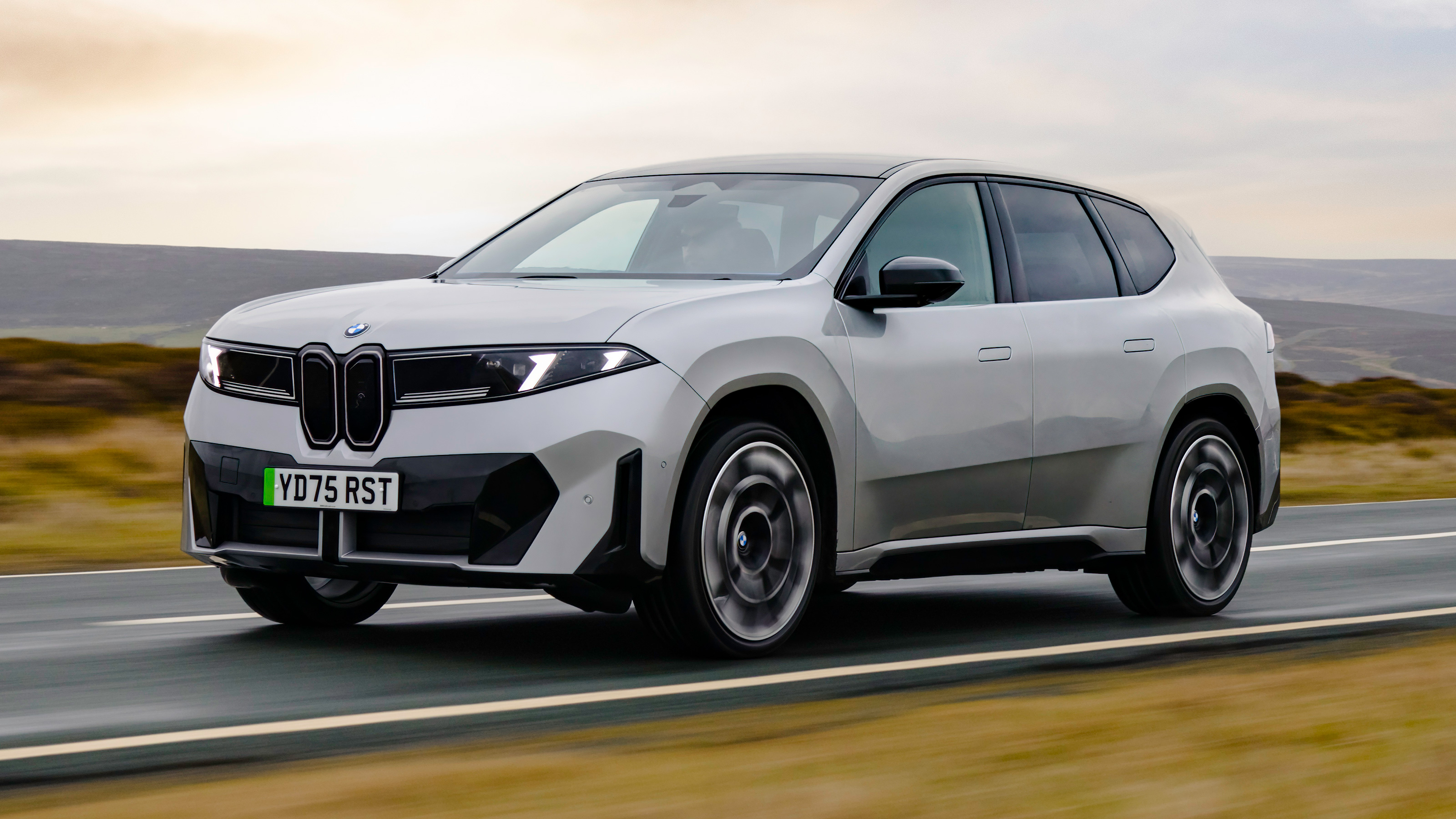Here are 44 electric cars that can do over 400 miles on one charge