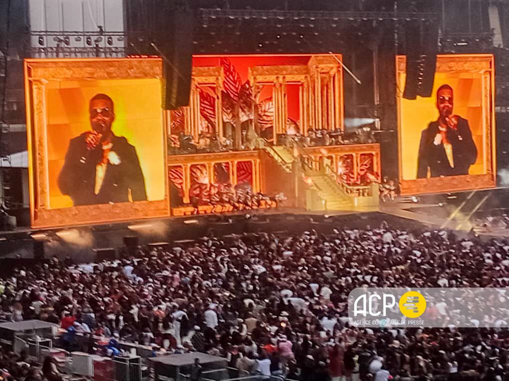Paris : ambassadeur de la RDC, Fally Ipupa enflamme le stade de France ...