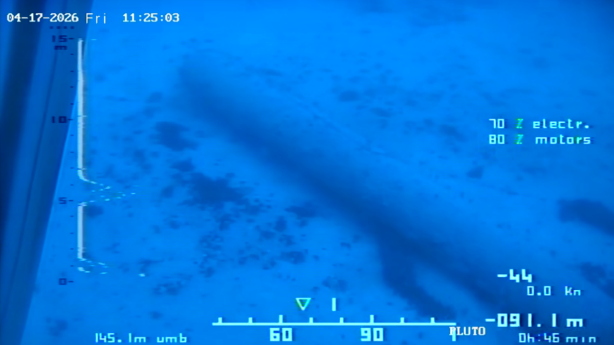 Un dron submarino de la Armada halla un torpedo a 100 metros de profundidad