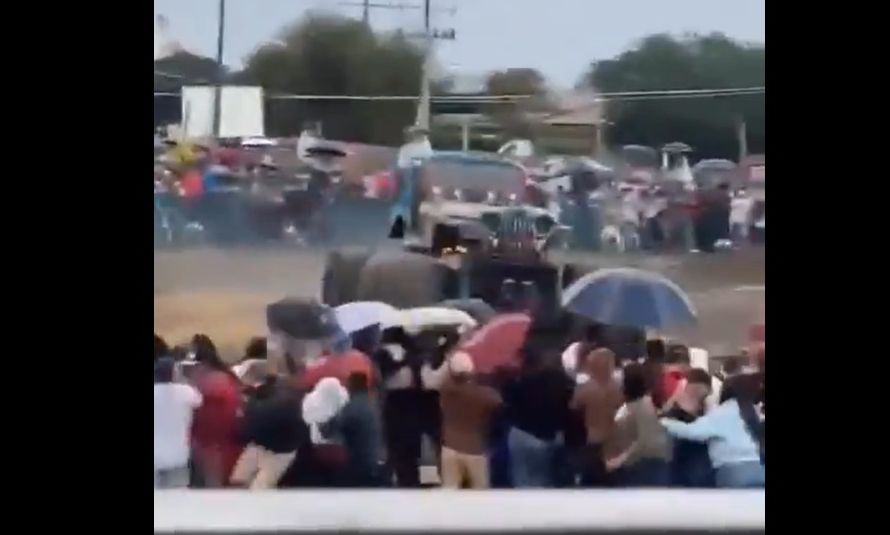 Κολομβία: Monster truck έπεσε πάνω στο πλήθος και σκότωσε δύο άτομα ...