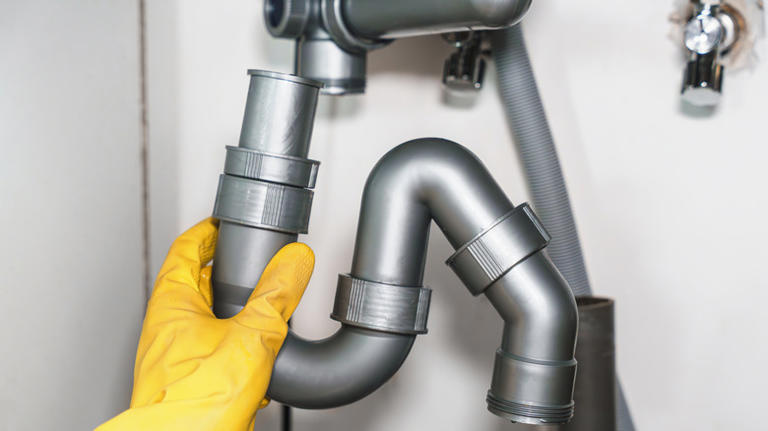 5 everyday kitchen habits that can damage your pipes