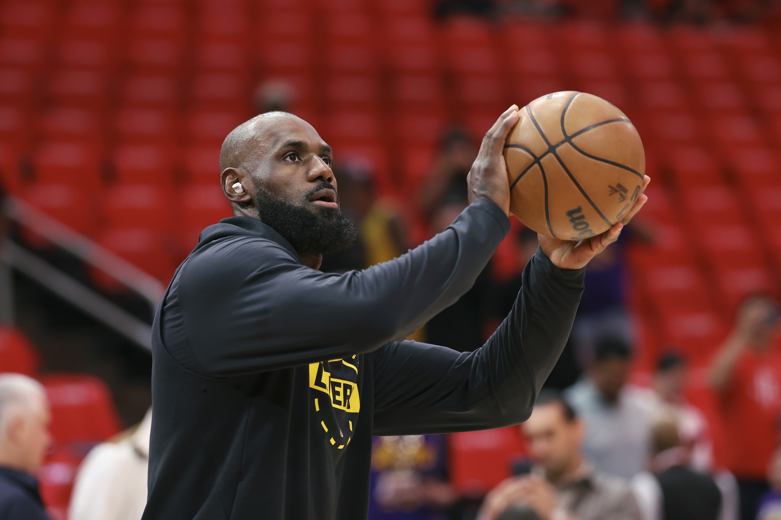 Bill Simmons says he will 'bet his life' that LeBron James signs with ...