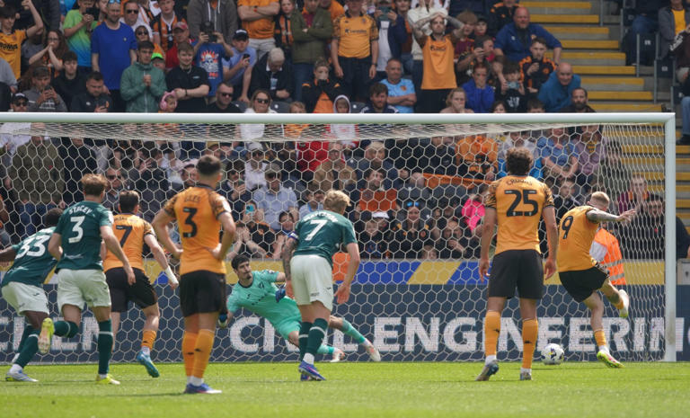 Oli McBurnie explains why he 'wanted to headbutt a wall' after Hull ...