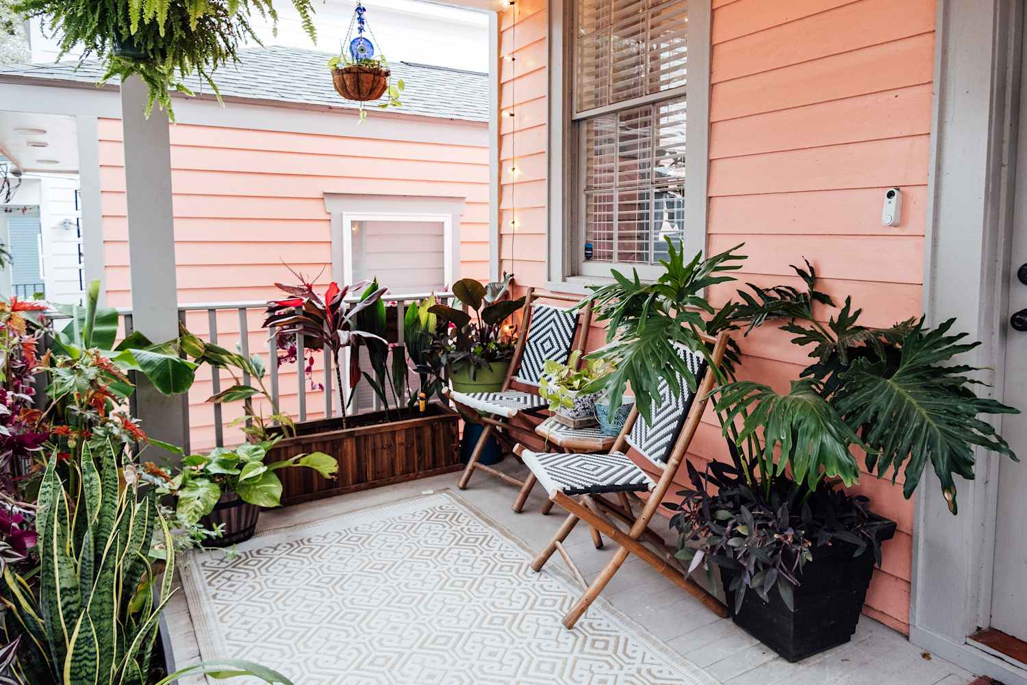 This hidden web store has French bistro chairs for under $100, and they ...