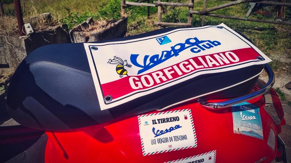 Vespa compie 80 anni: Il Tirreno a Minucciano tra il lago, la pieve e ...
