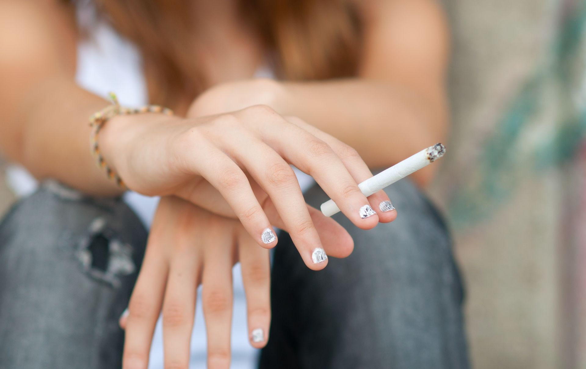 Ψηφιακό μπλόκο σε ανηλίκους για αλκοόλ και καπνό: Στοιχεία - σοκ για ...