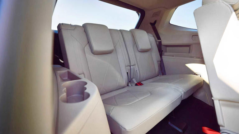 3-row SUV buying mistakes families make: real-world testing tips