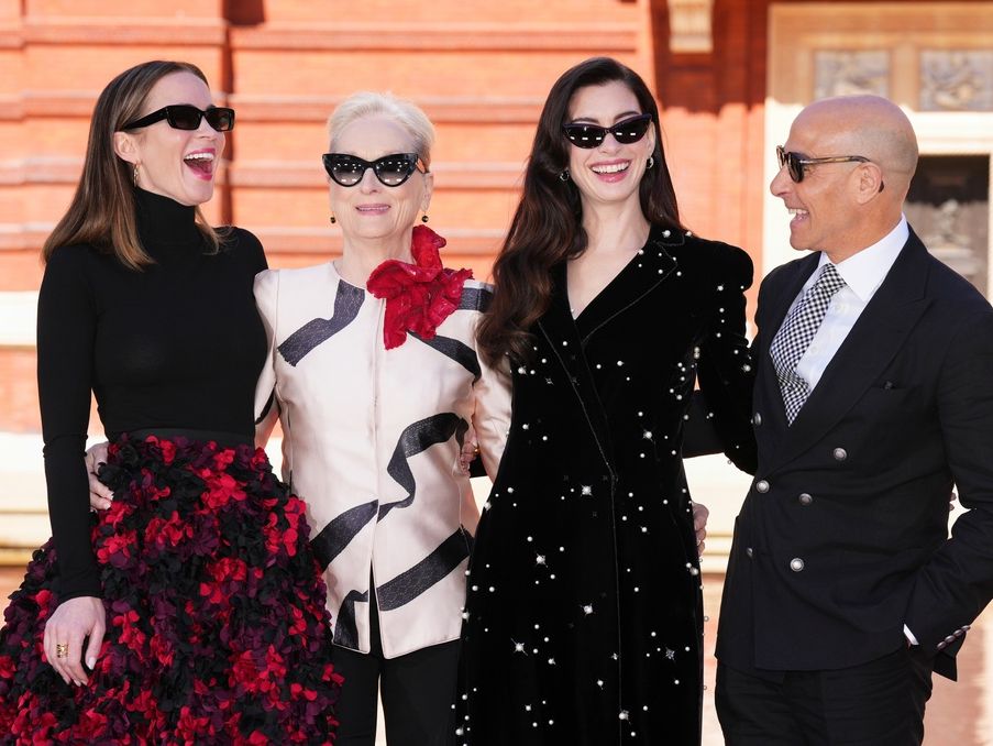 Είδαμε το The Devil Wears Prada 2 και αυτά είναι τα αρώματα που θα ...