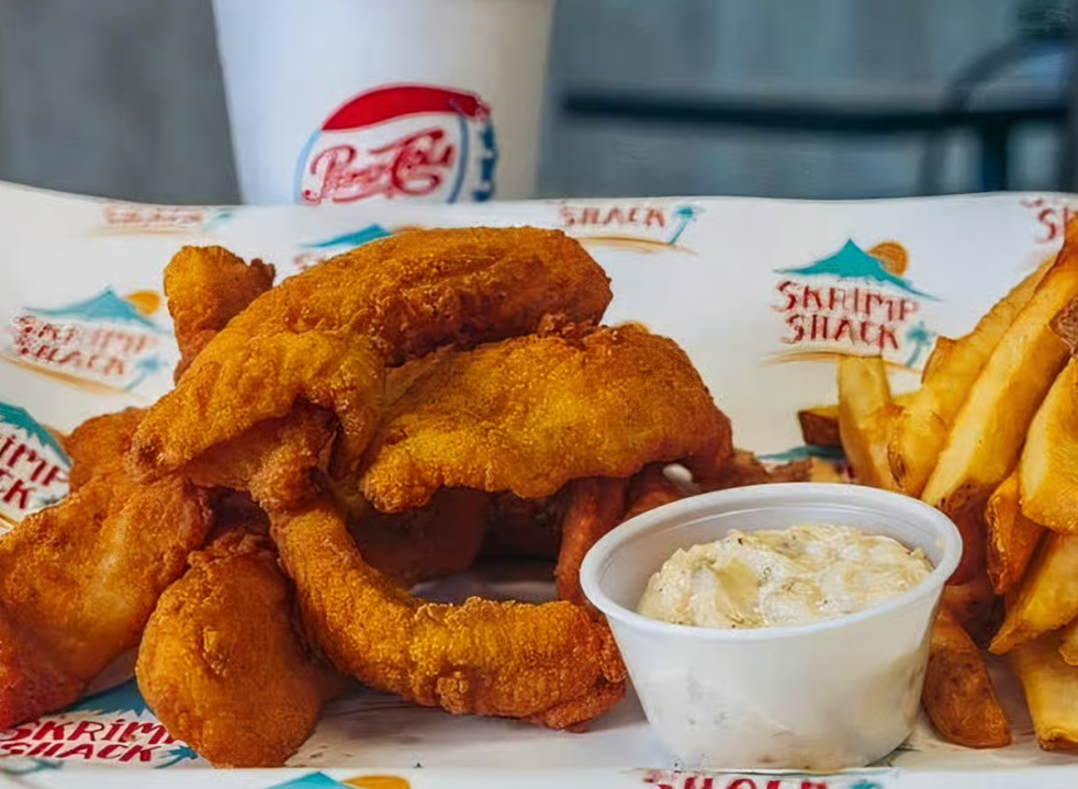 6 seafood chains fans say have the best cornmeal-crusted catfish and ...
