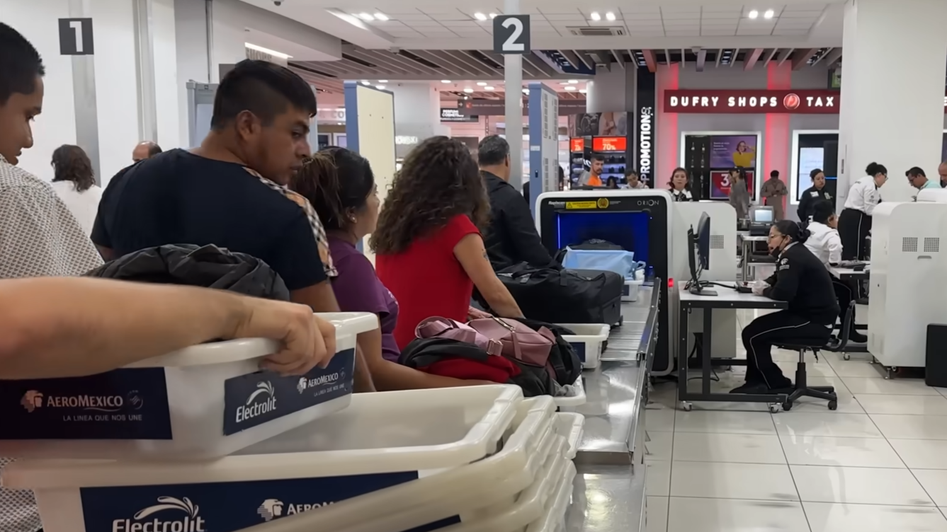 How airport thieves pick their targets without you realizing