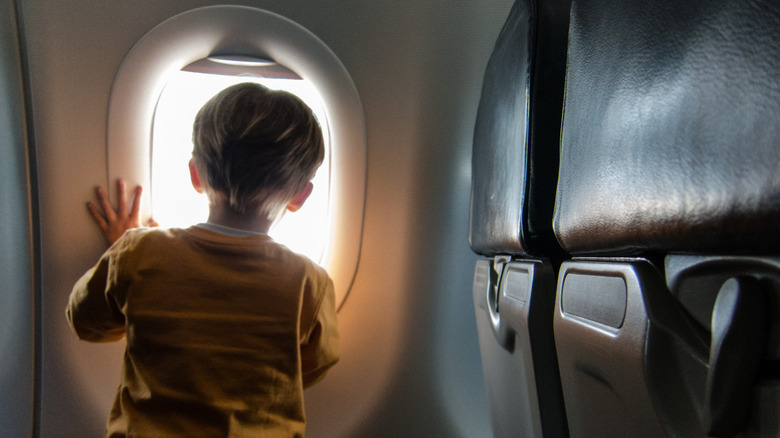 The most common mistake parents make while flying with kids, according ...