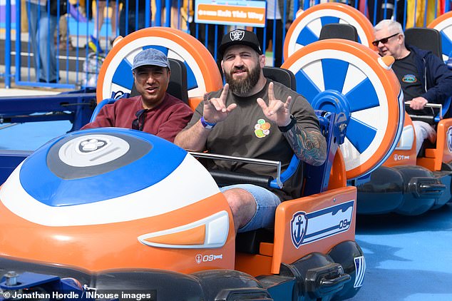 Moment 'queue jumping' row erupts at Chessington as families wait for ...
