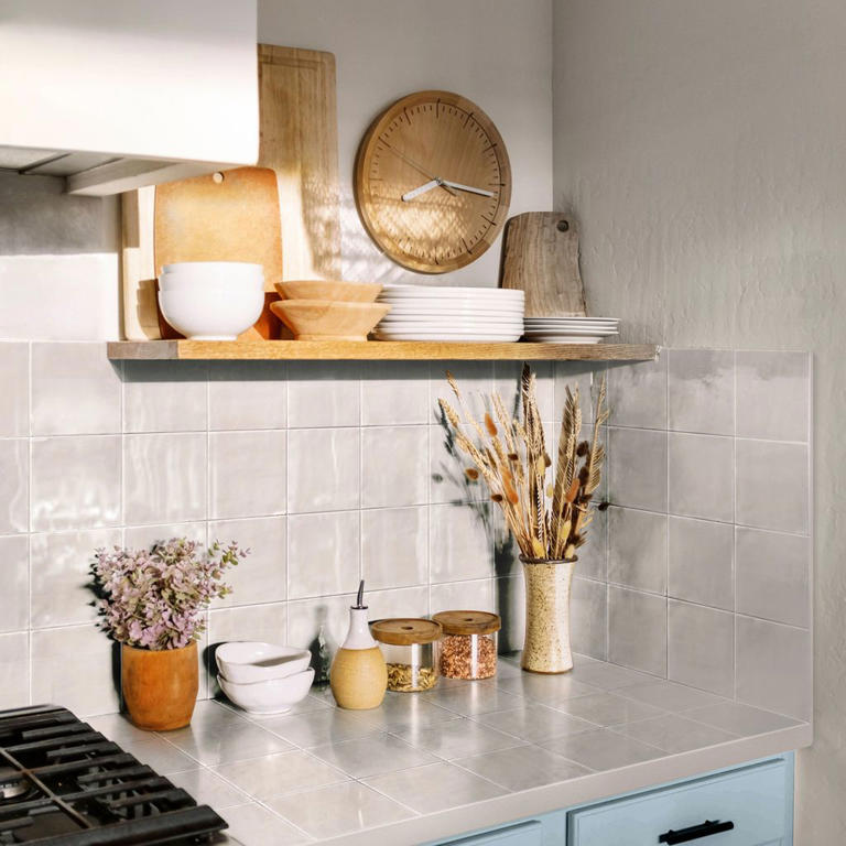Madera, mármol y azulejos con textura: así es la tendencia campestre ...