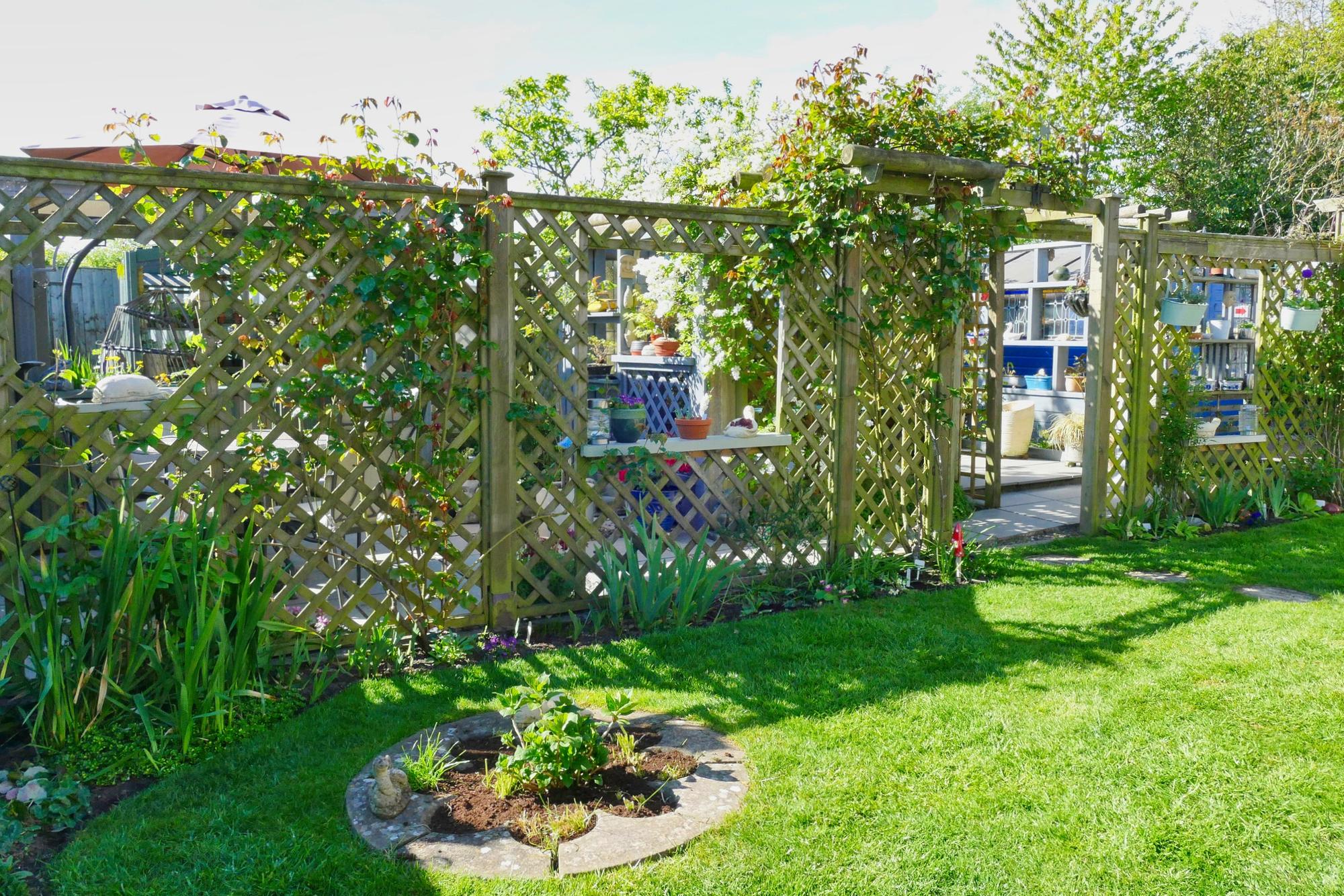 Beautiful private gardens open to public and raise money for charities