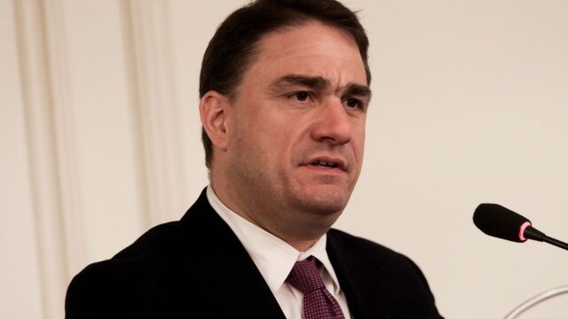 Τσουκαλάς: Αυστηρή κριτική στη ΝΔ για αντιγραφή εργασιακού μοντέλου ...