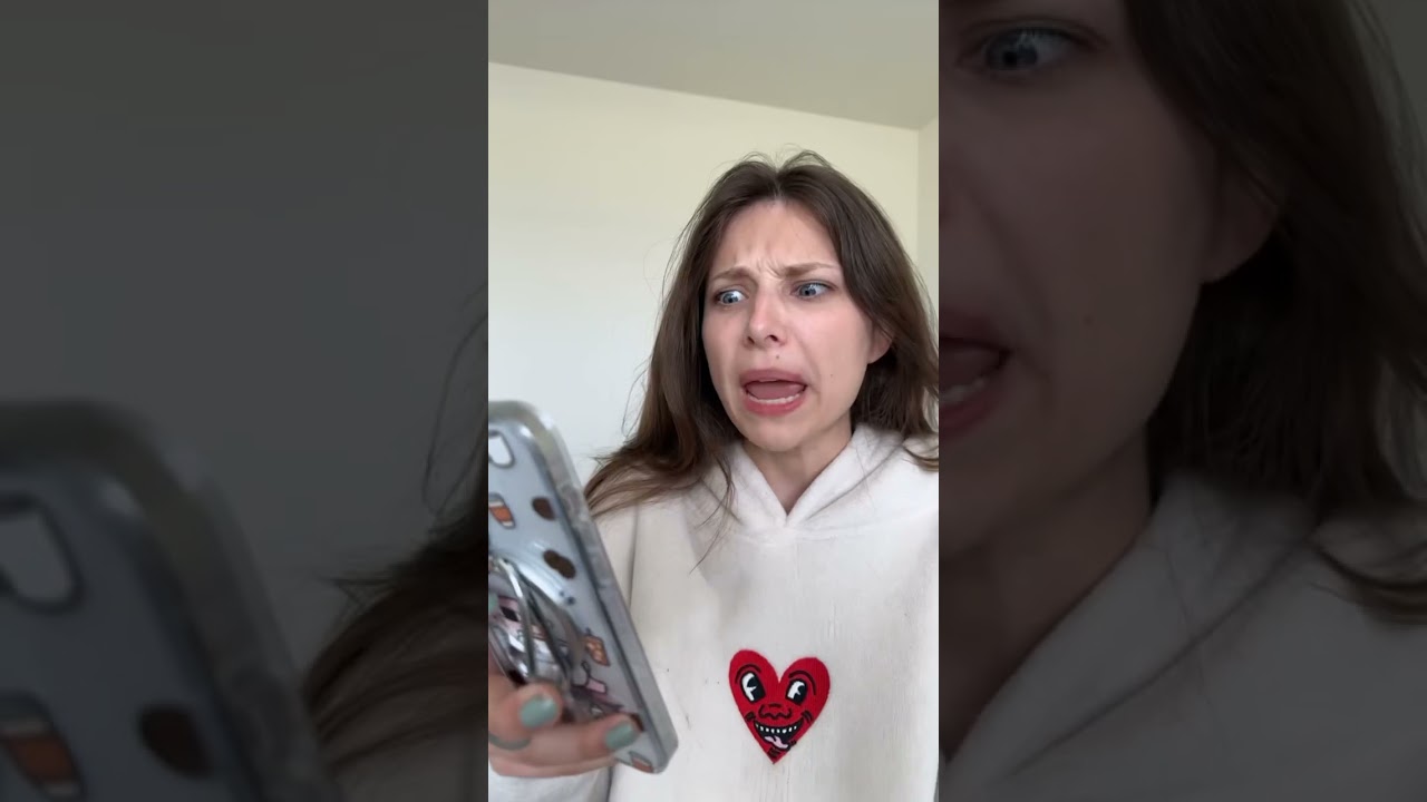 What do my girlfriend and a goldfish have in common?
