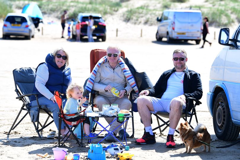 Bank holiday dates for 2027 with three-day working week