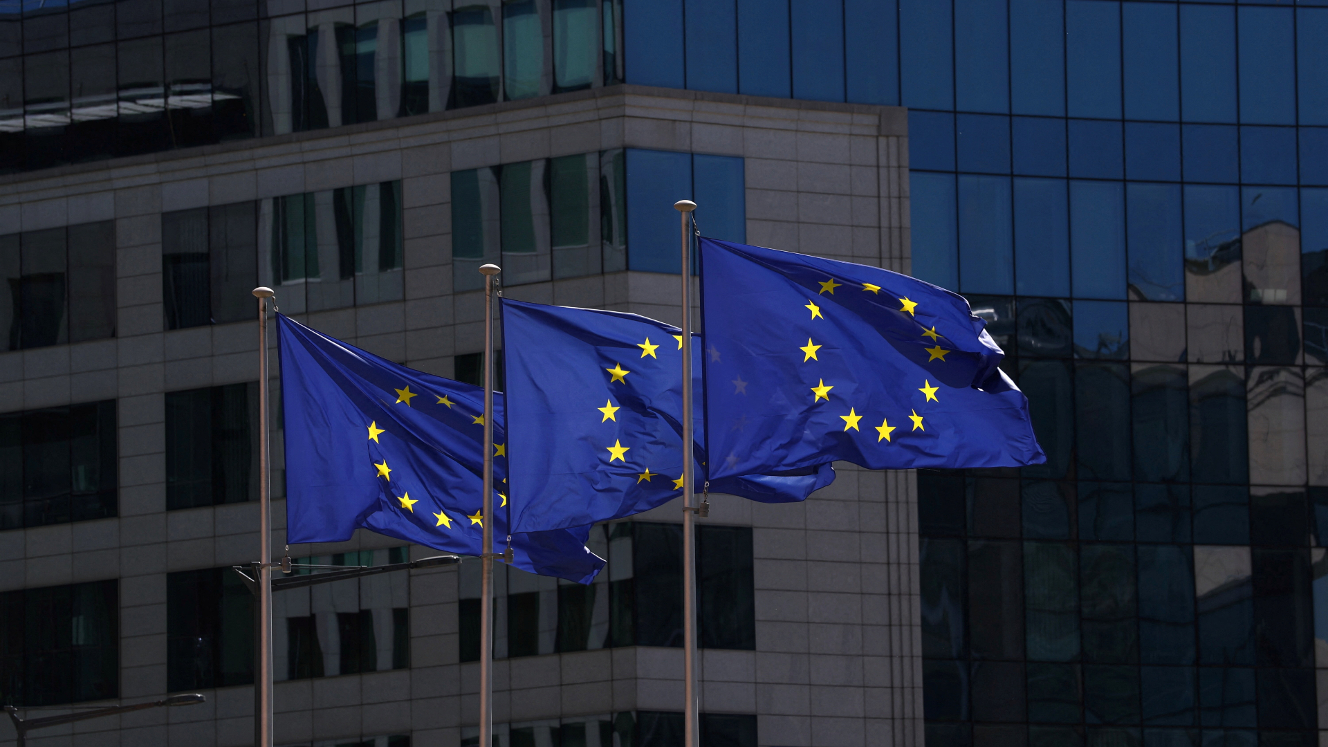 Κομισιόν σε δασμούς Τραμπ: Ανοιχτές επιλογές για να προστατεύσουμε τα ...