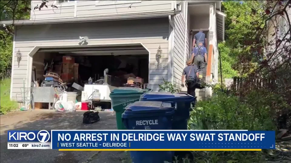 Video: No arrest in West Seattle SWAT standoff