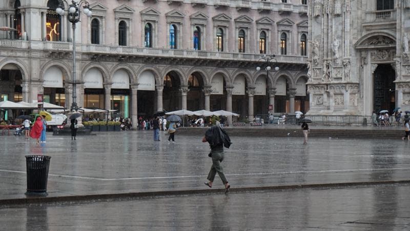 A Milano arriva la pioggia e si abbassano le temperature: tempo ...