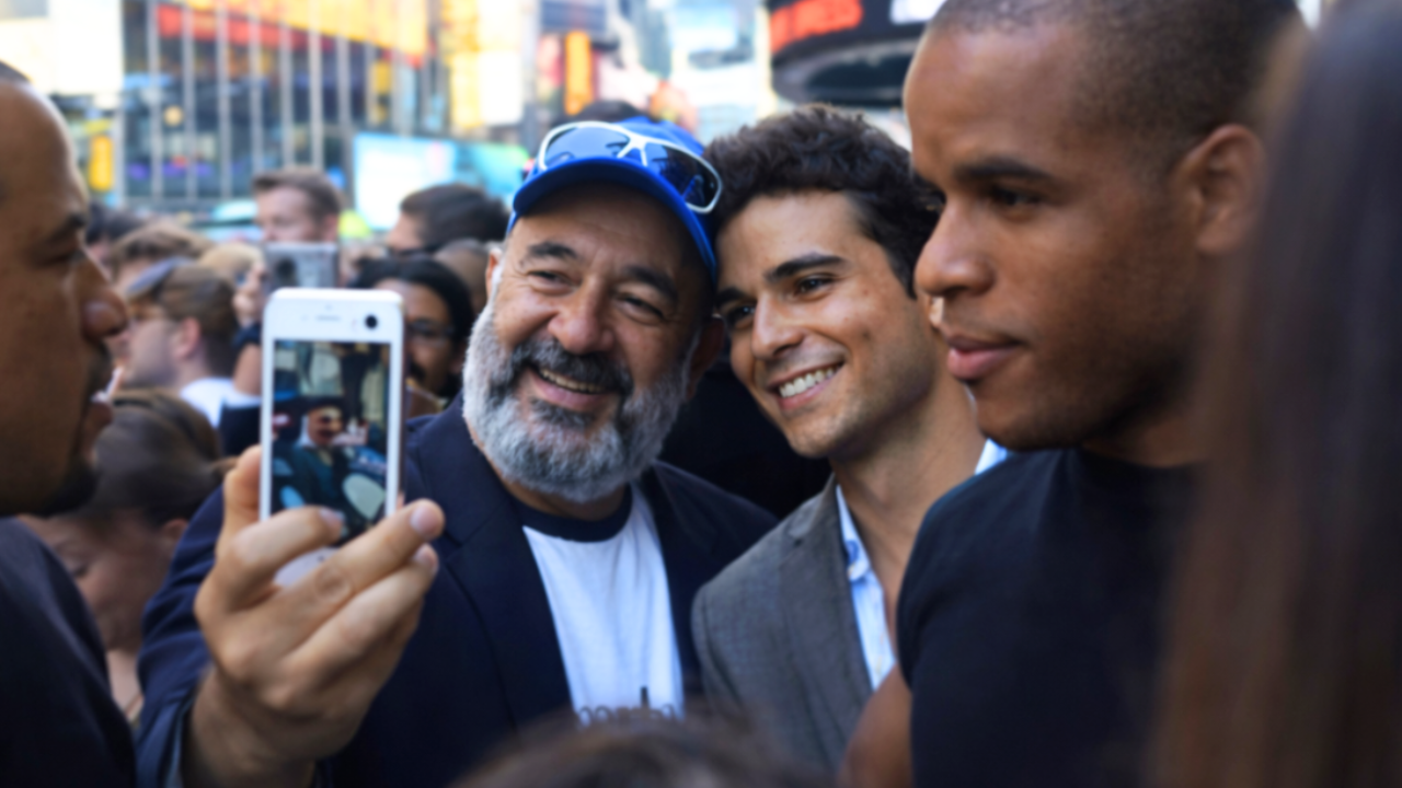 Fake celebrity prank tour draws attention in New York City