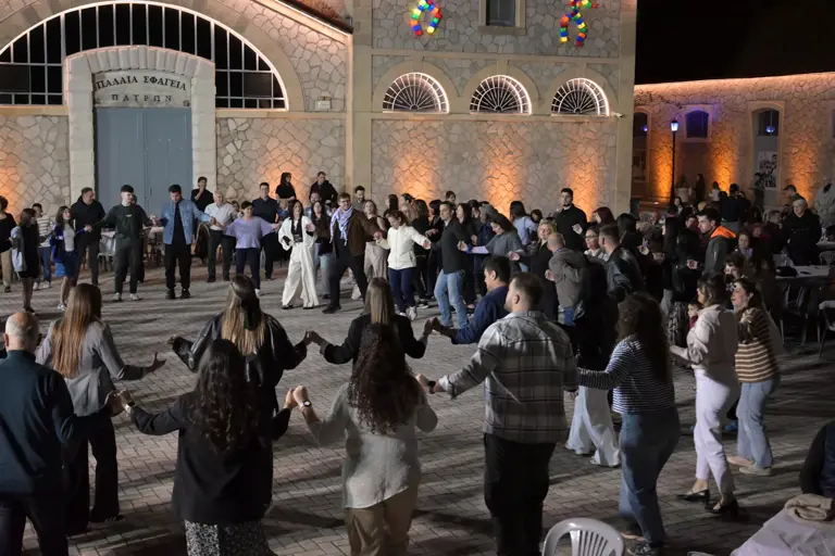 Πάτρα: Με παραδοσιακό γλέντι στα Παλαιά Σφαγεία έπεσε η αυλαία της ...