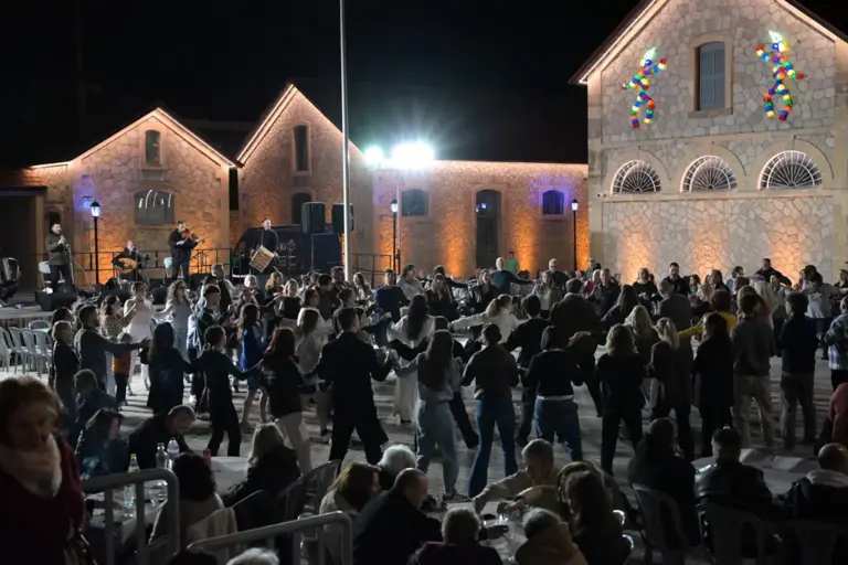 Πάτρα: Με παραδοσιακό γλέντι στα Παλαιά Σφαγεία έπεσε η αυλαία της ...