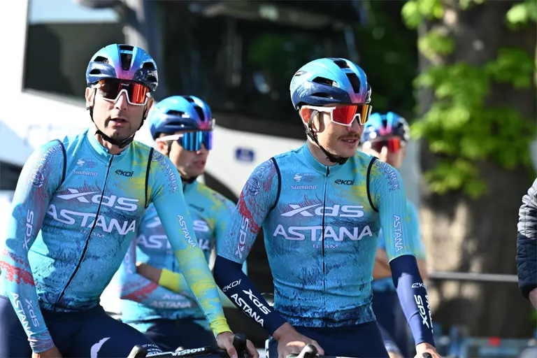Giro d’Italia 2026, ecco gli otto XDS Astana Team: Christian Scaroni e ...