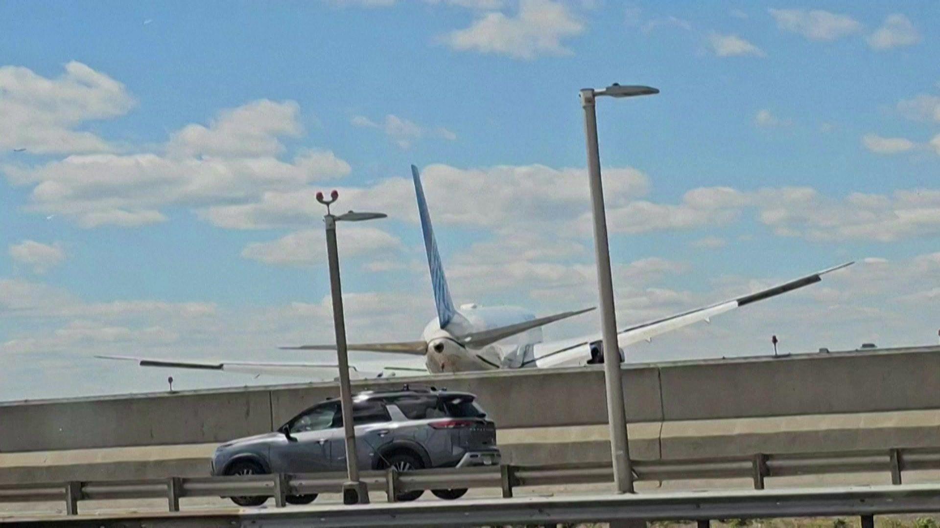 One injured after plane hits truck while landing in Newark