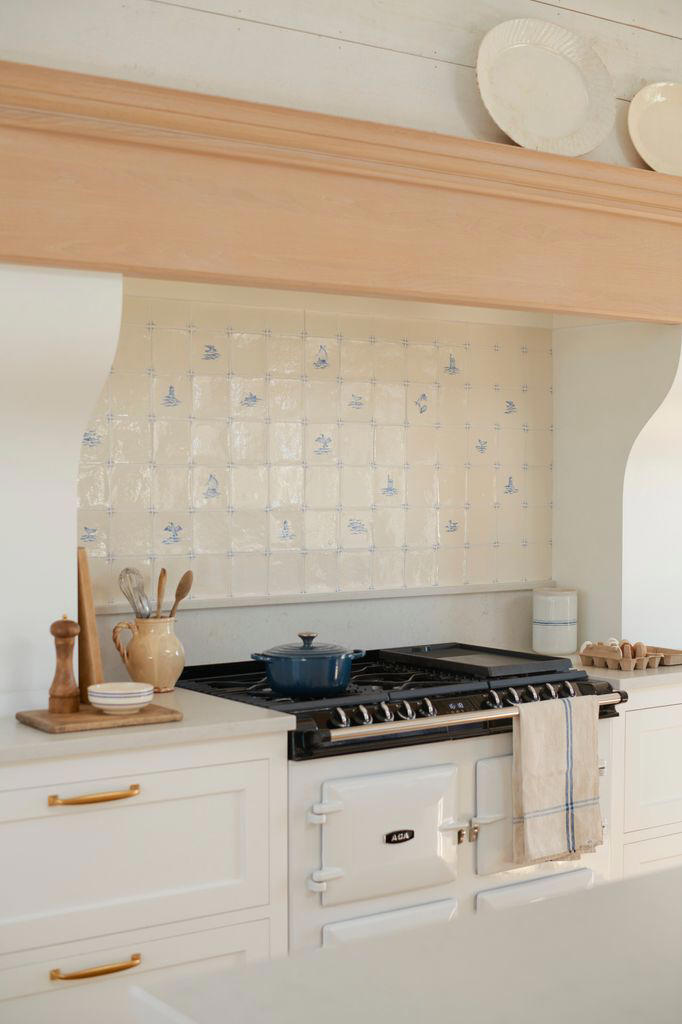 Madera, mármol y azulejos con textura: así es la tendencia campestre ...