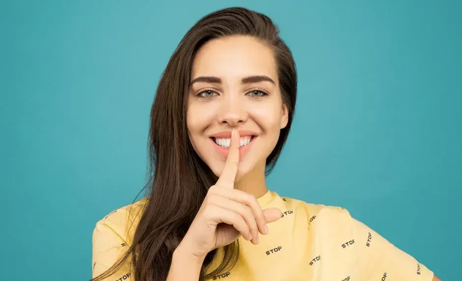 6 social mistakes that instantly create awkward fear in public