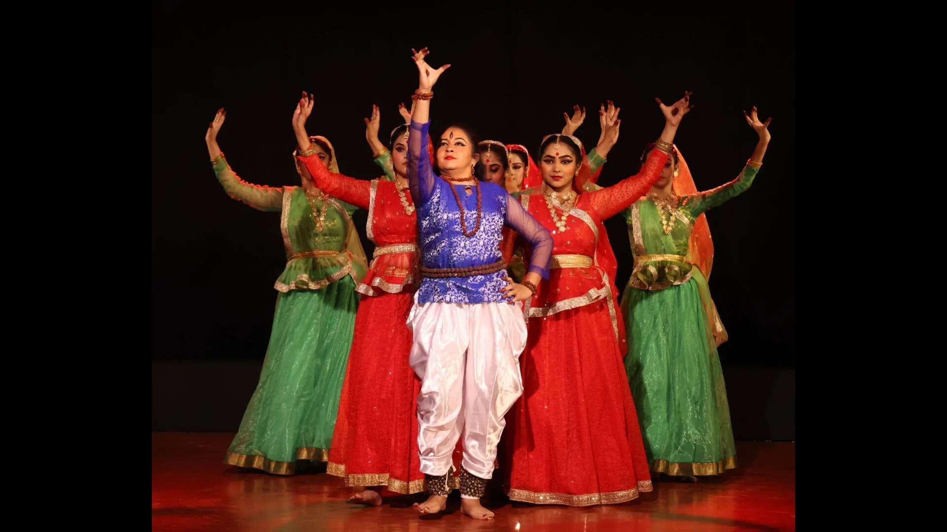 Nrityasamidha honours Guru Prabha Marathe with an enthralling display ...