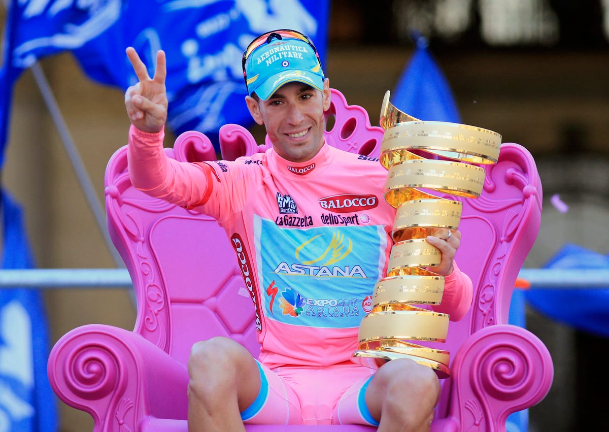 Giro d’Italia 2026: svelata la maglia rosa dell’edizione 109