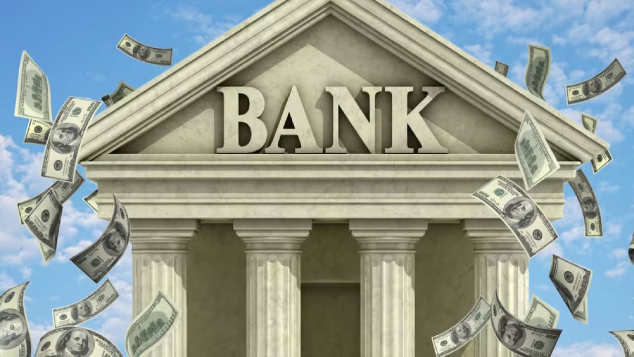 SBI vs HDFC fixed deposit rates 2026: Which bank offers better interest ...