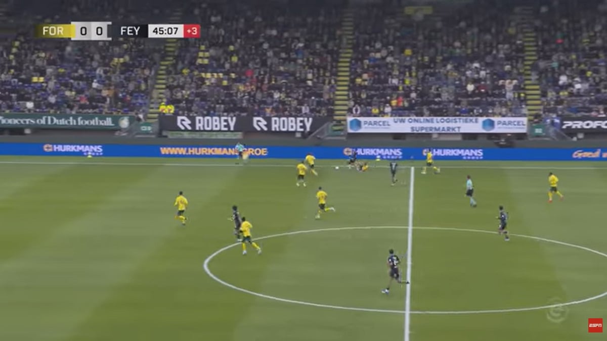 Woede op NOS voor niet tonen 'schandalig moment' bij Feyenoord-Fortuna