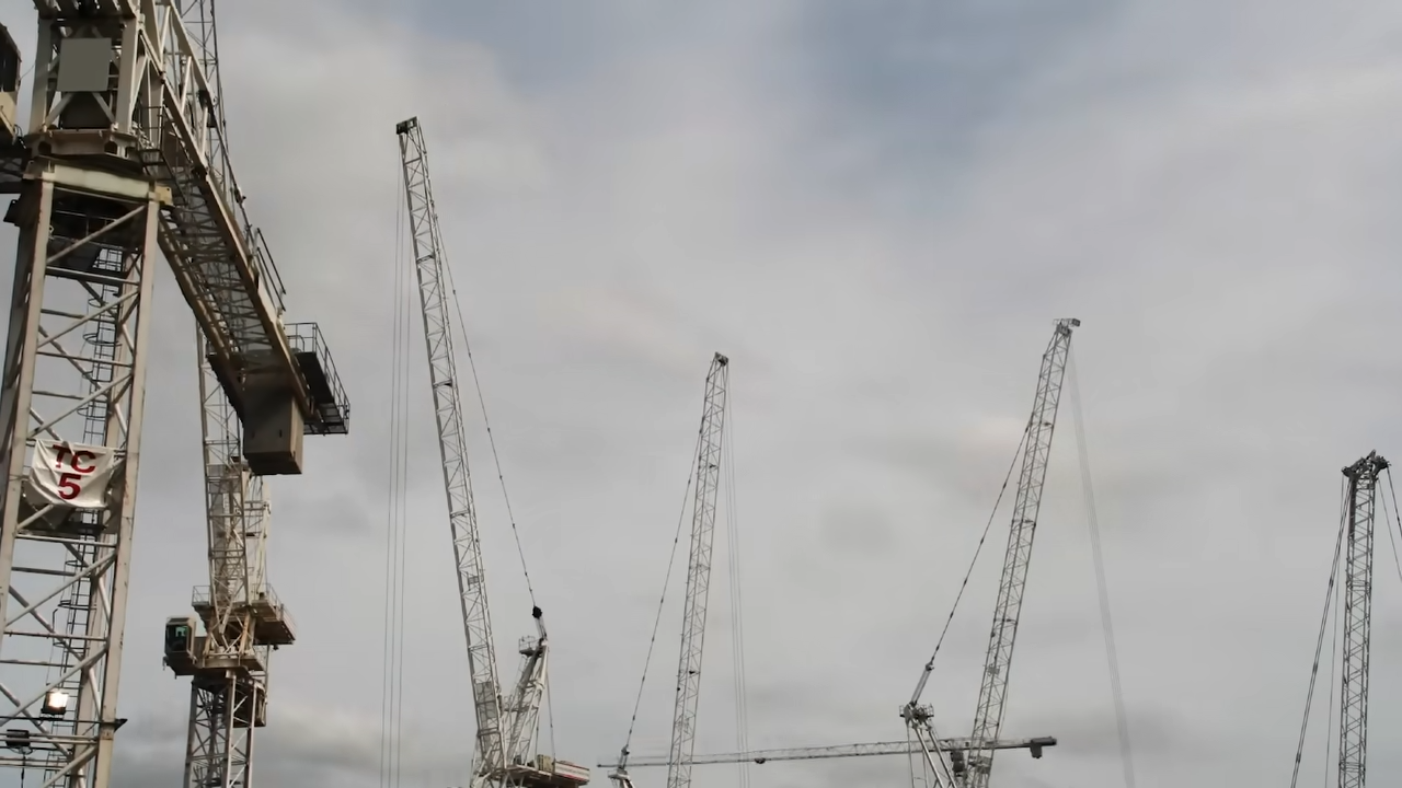Iran uses construction cranes for public executions