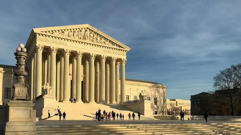 Supreme Court denies hearing Chicago gun sales case