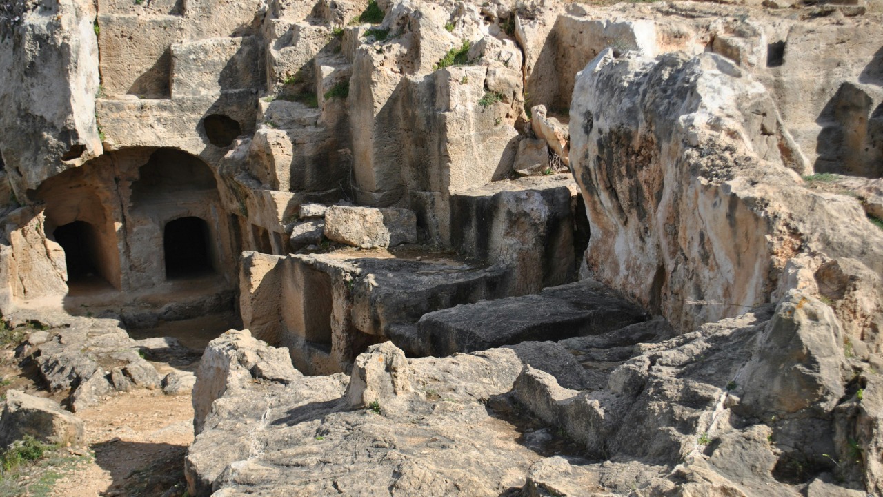 Rock-cut tombs from Egypt’s Old Kingdom discovered at Qubbet el-Hawa ...