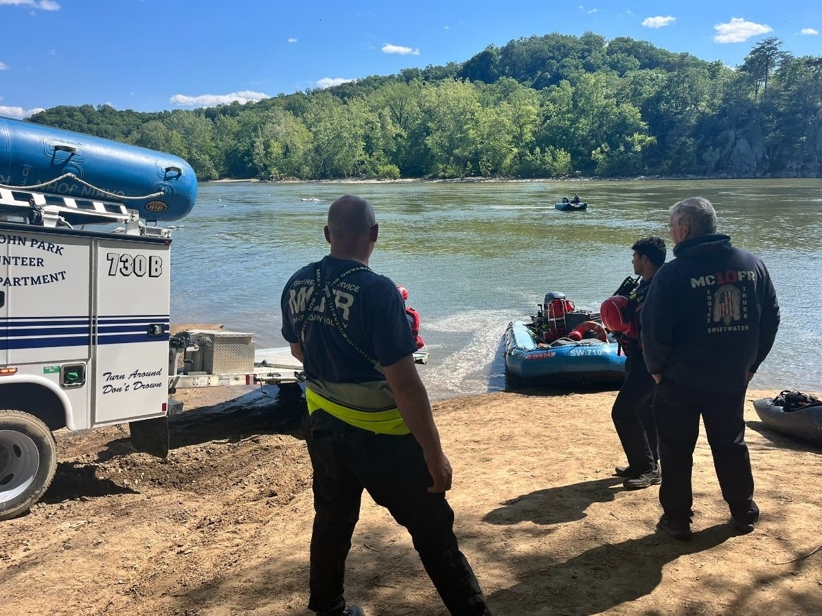 Kayaker dies after being pulled from Potomac River near Great Falls