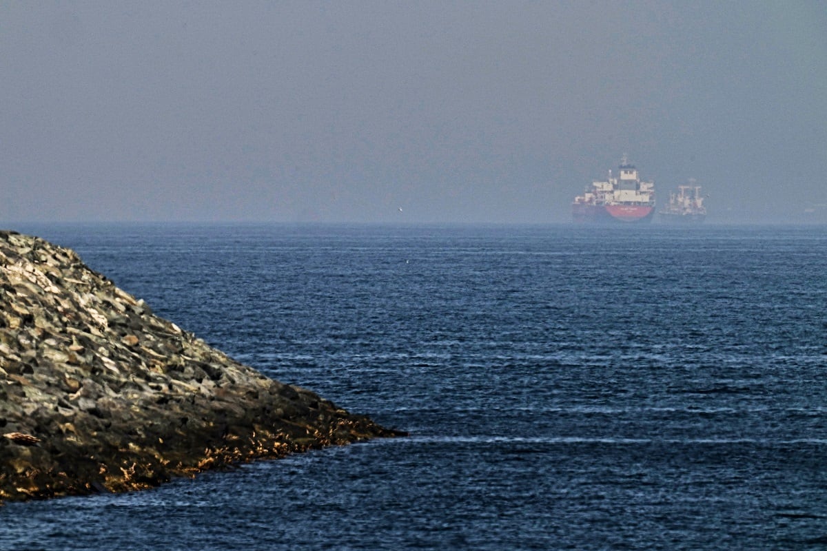 EU lanza misil contra petrolero que desafía el bloqueo a Irán ...