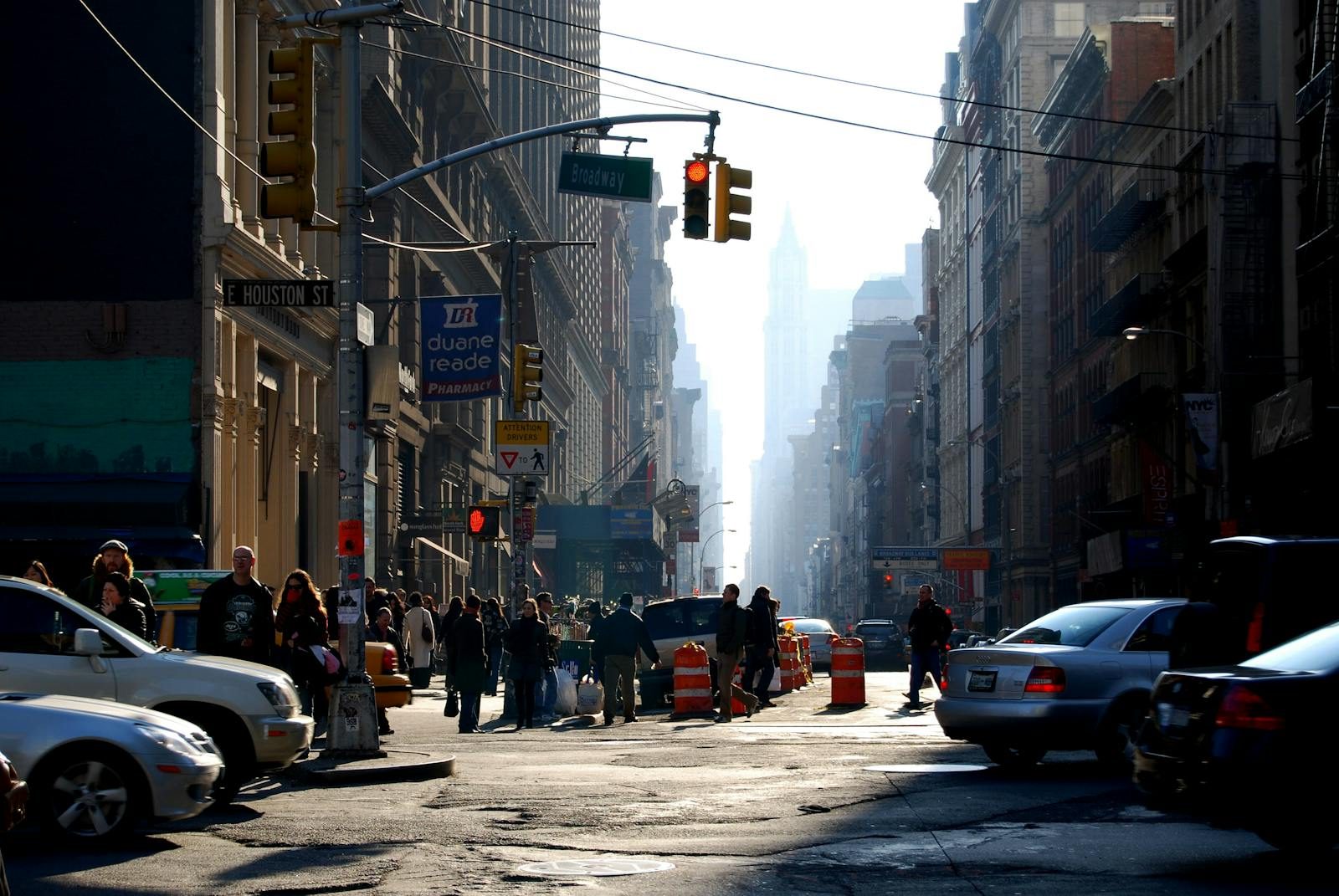 10 things that instantly tell a local you have never been to their city ...
