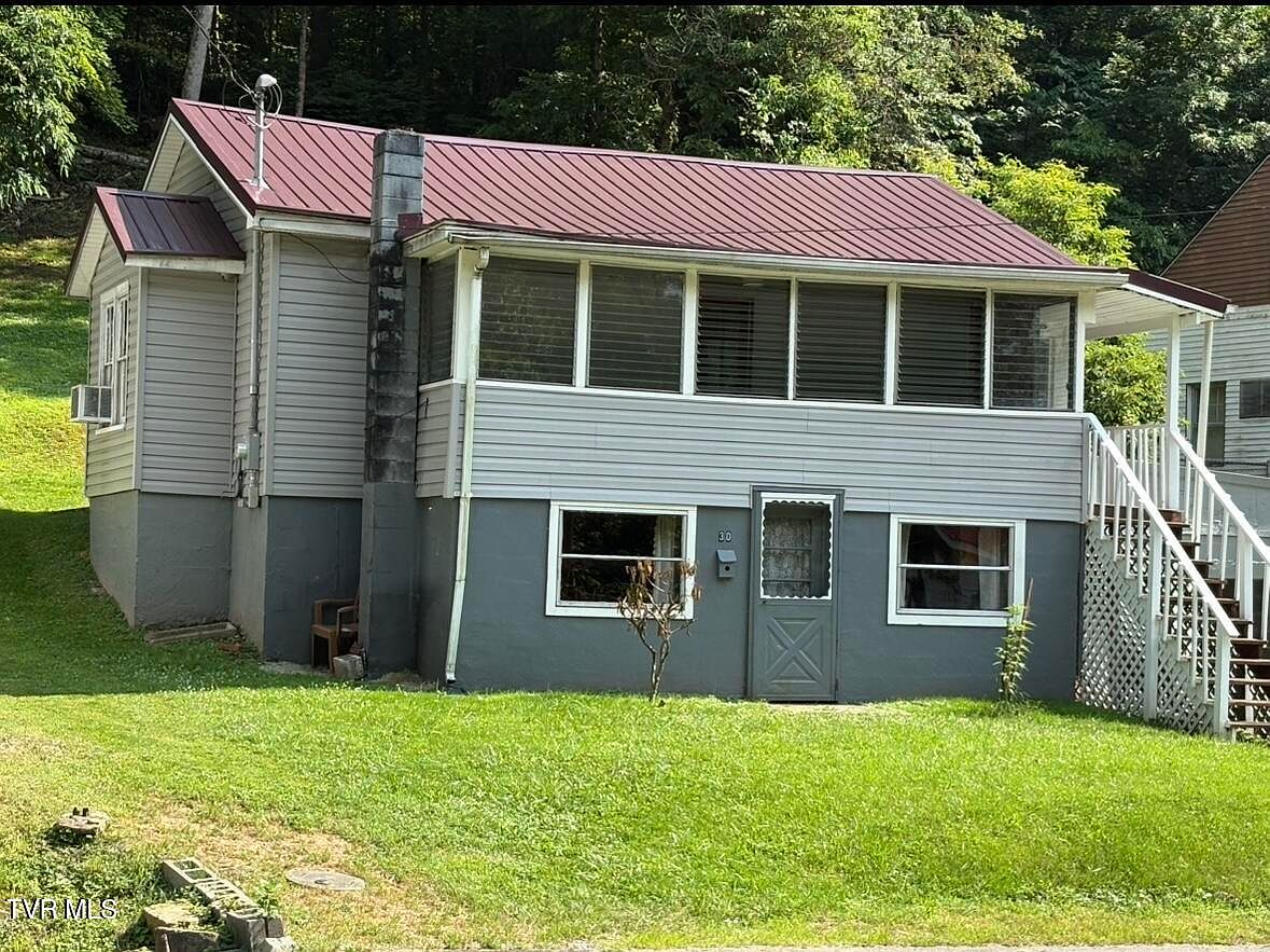 Discover a charming 1950 starter home in Big Stone Gap, Virginia ...